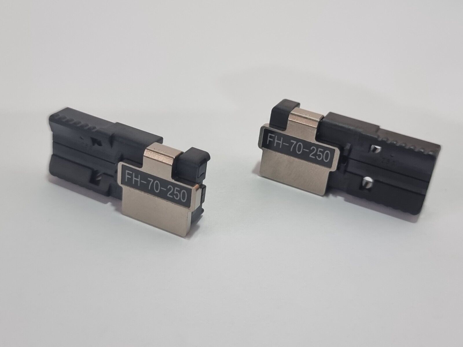 Fujikura FH-70-250 Fiber Holder Clamp Set (Pair) – TT Instruments
